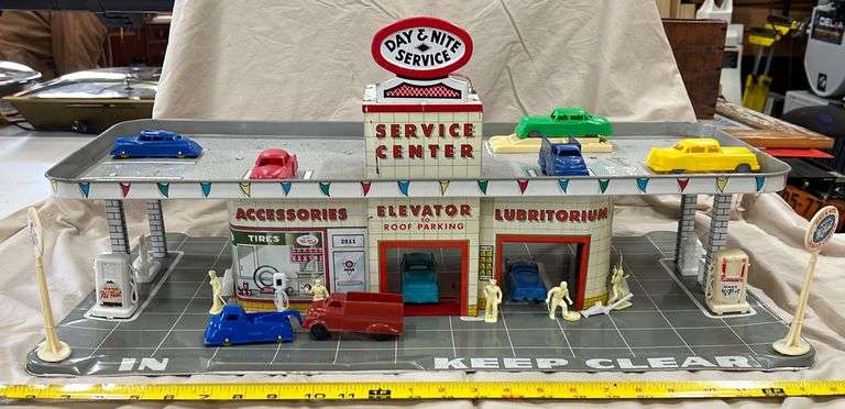Marx Service Center Toy Display - Metzger Property Services LLC