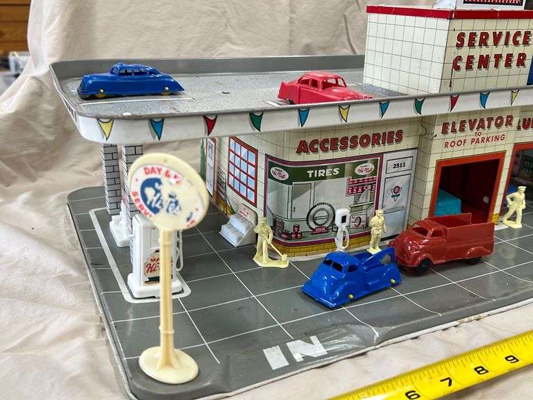 Marx Service Center Toy Display - Metzger Property Services LLC