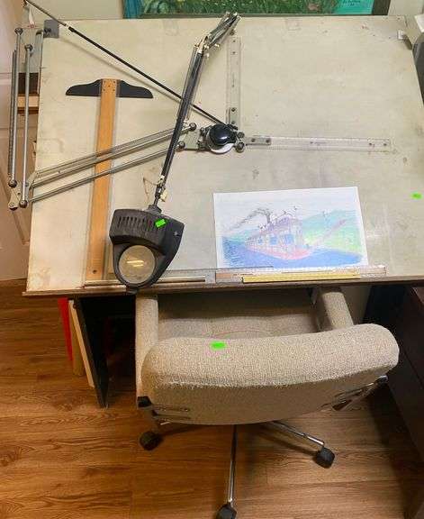Professional Drawing table 36 1/2in x 48in includes articulating light ...