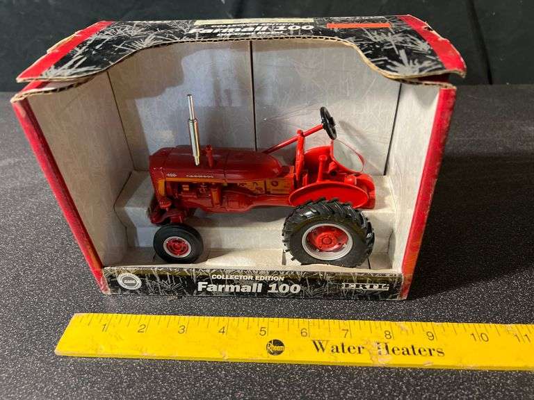 Farmall 100 Collector edition ERTL Toy Tractor - Metzger Property ...