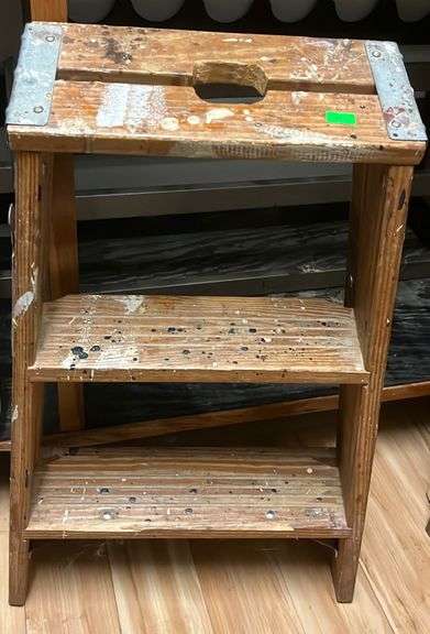 Werner Step ladder 2ft - Metzger Property Services LLC