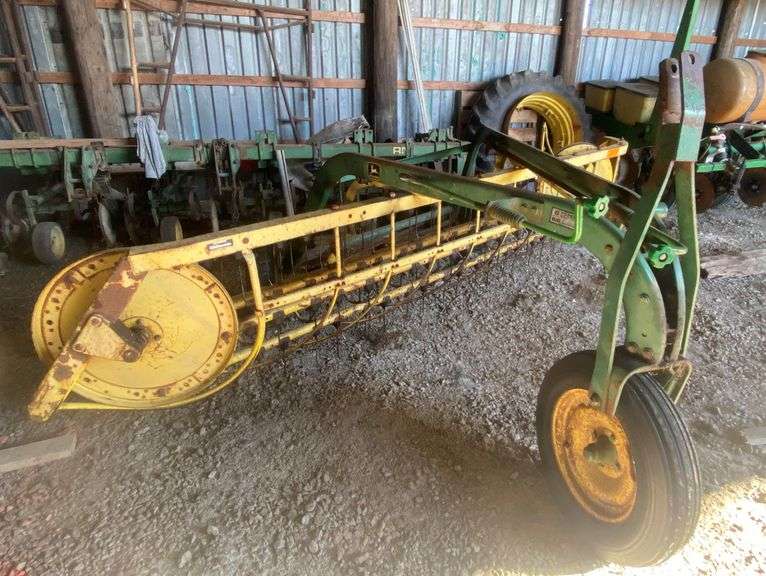 John Deere 670 Hay Rake - Metzger Property Services LLC