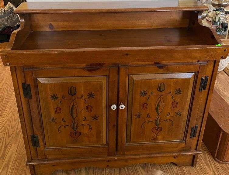 Dry sink style stereo cabinet 37x15x34 Magnavox stereo/turntable ...