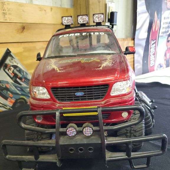 Thunder 4x4 Ford F-150 remote control BROKEN rear wheel - Metzger ...