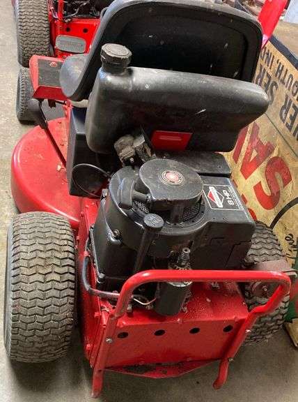 Snapper Riding Lawn Mower 28" Deck - Metzger Property Services LLC