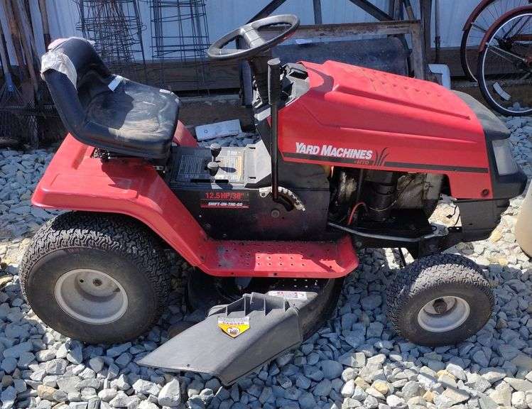 Yard Machines 12.5 HP 38" Riding Deck Mower, Runs - Metzger Property ...