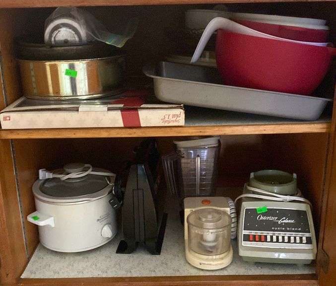 Osterizer blender, Black & Decker chopper, slow cooker, baking pans ...