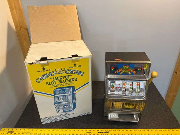 Casino Crown Novelty slot machine with original box - Metzger Property ...