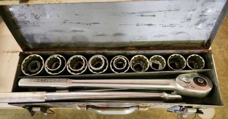 Craftsman 3/4in drive set, ratchet, spinner, extensions, sockets ...