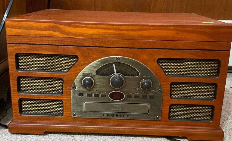 Crosley Radio/CD/record player - Metzger Property Services LLC