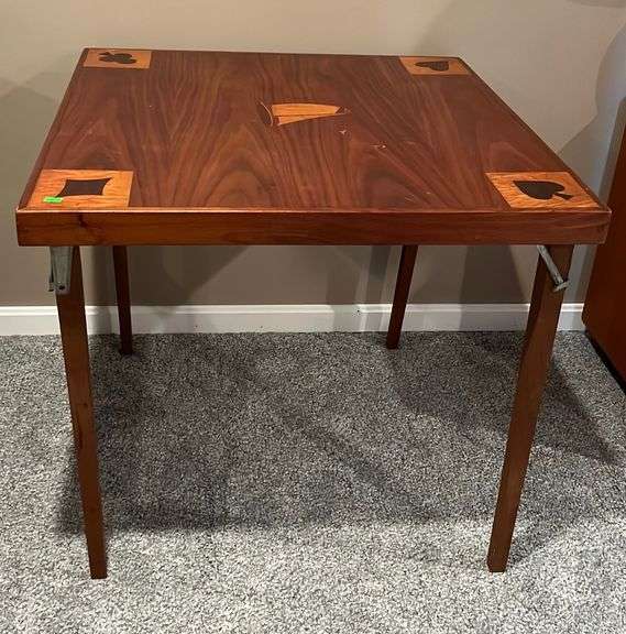 Wood card table 31x31x28 - Metzger Property Services LLC