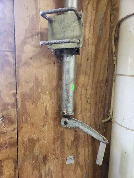 5' aluminum step ladder, hand crank trailer jack - Metzger Property ...