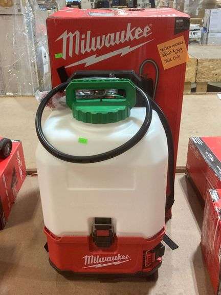 Milwaukee M18 Switch Tank 4-Gallon Backpack Sprayer Tool Only - Metzger ...