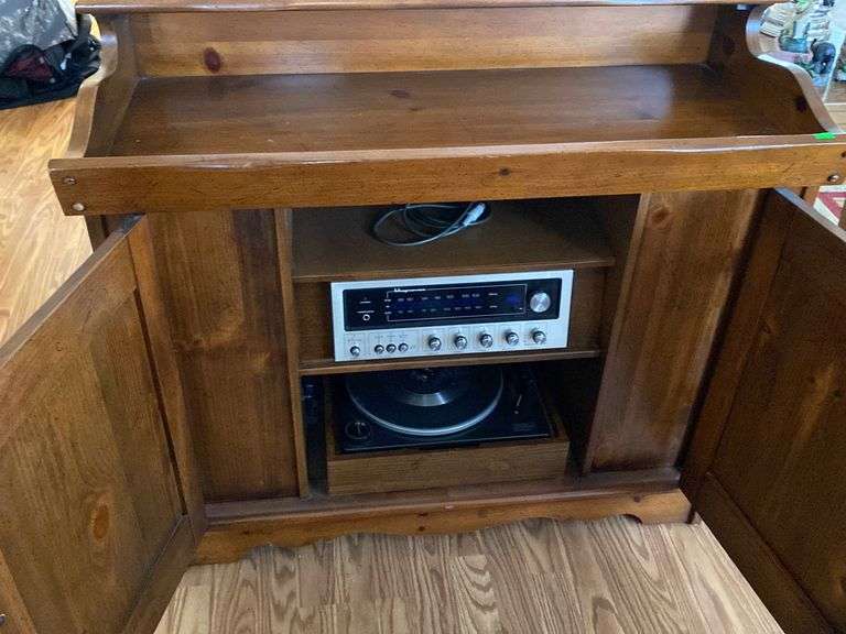 Dry sink style stereo cabinet 37x15x34 Magnavox stereo/turntable ...