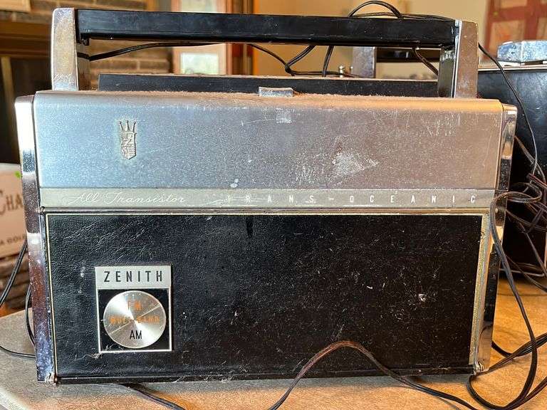 Zenith Royal 3000-1 All Transistor Transoceanic Radio - Metzger ...