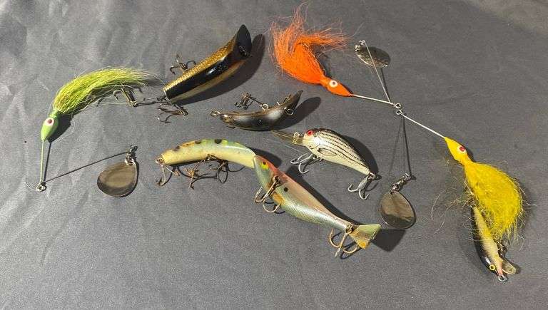 Spinner bait, fishing lure assortment including flatfish, heddon ...