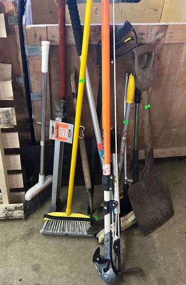 Hand tools , brooms , shovel , Fiskars Tree trimmer , little giant Leg ...