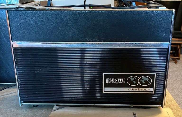 Zenith Transoceanic Portable LW/AM/FM/SW/WB Radio - Metzger Property ...