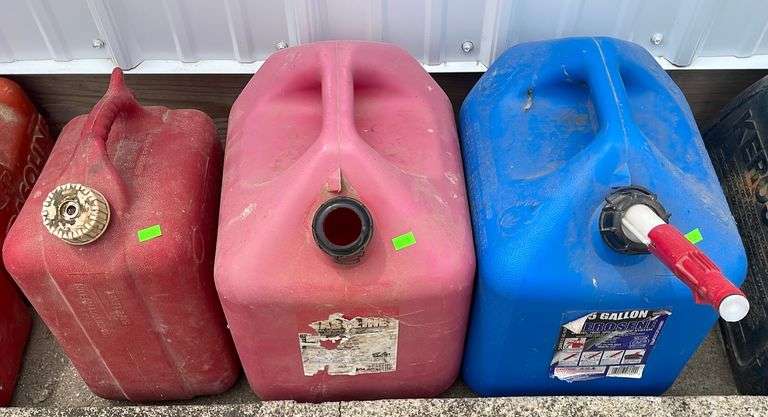 5 gallon kerosene Can, 5 gallon gas can,2.5 gallon gas can - Metzger Property Services LLC