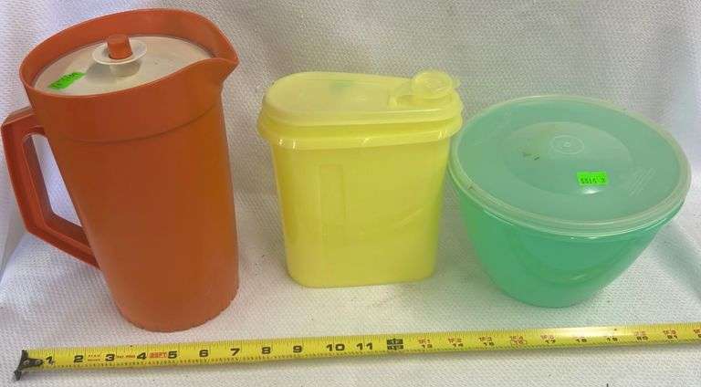 Tupperware Pitchers & Storage Container with lids - Metzger Property ...