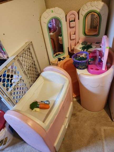 Fisher Price Vanity 44” tall, Little Tikes vanity 22x15x23", plastic ...