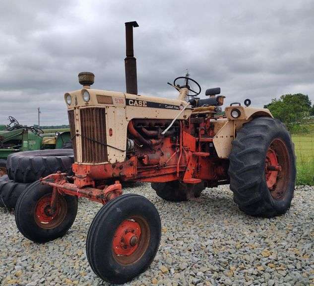 Case 930 Comfort King Draft O Matic, good tread on tires runs and ...