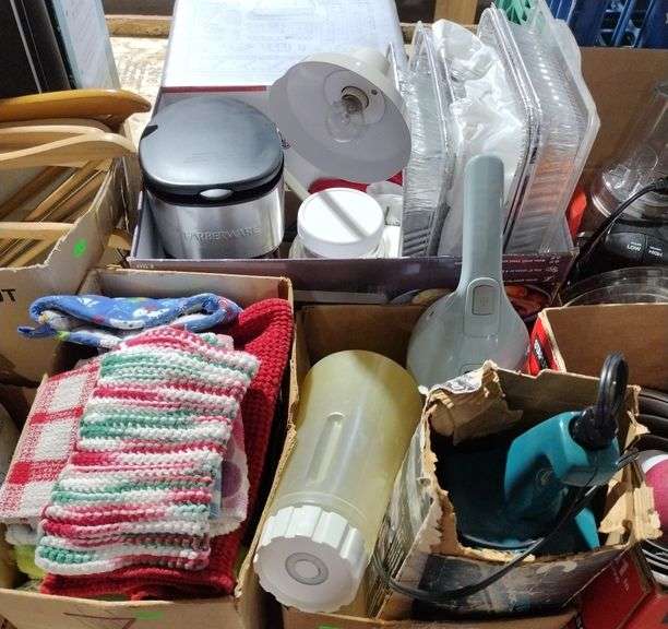 Tea towels, dishcloths, oven mit, Farberware coffee maker, desklamp ...