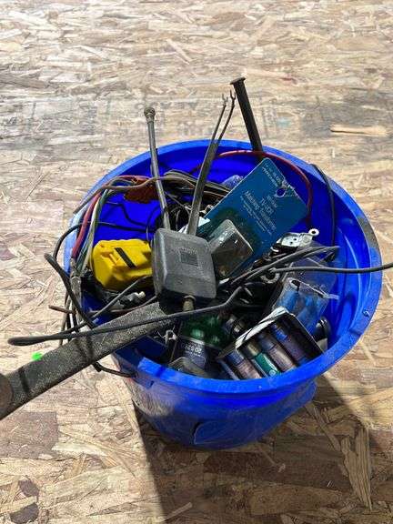 Hardware assortment, bucket - Metzger Property Services LLC