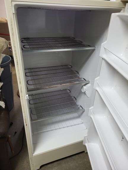 Kenmore Upright Freezer, Model Number 253.9200182, 24" L x 27" W x 52 ...