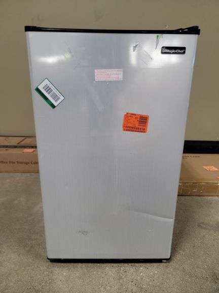 Magic Chef 4.4 cu. ft. Mini Fridge in Stainless Look Model:HMR440SE ...
