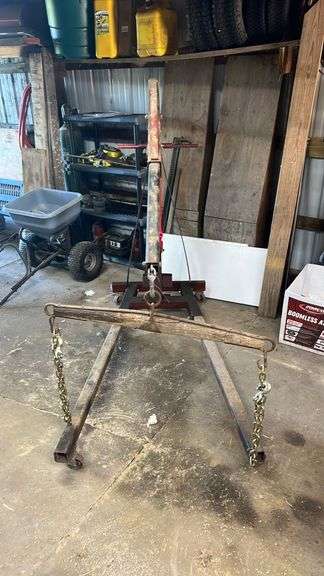Excalibur Hydraulic Engine Hoist with single tree yoke and chains ...