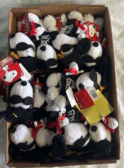 10 - Peanuts, Snoopy Joe Cool Graduates stuffed animals, 4 - Snoopy ...