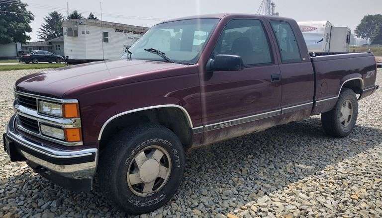 1997 Chevy 1500 Pickup 4x4, Runs and Drives, Needs new front tires and ...