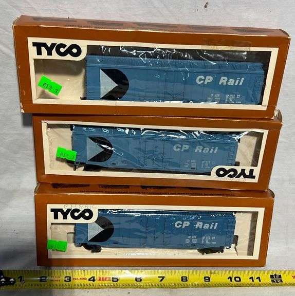 2- Tyco CP Rail HO Scale Electric Train cars • Tyco CP Rail Box Car 50 ...