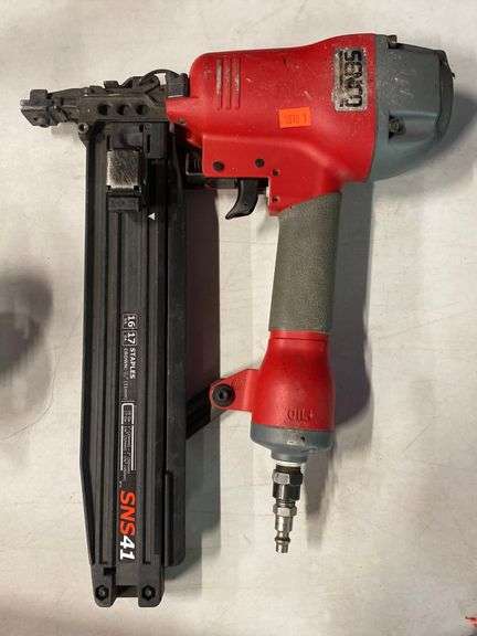 Senco staple gun 16/17 gauge - Metzger Property Services, LLC