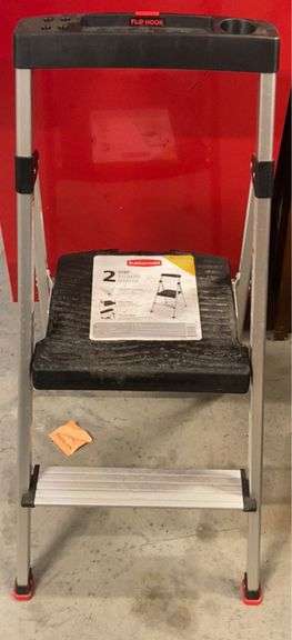 Rubbermaid 2-Step 37” Aluminum Ladder - Metzger Property Services, LLC