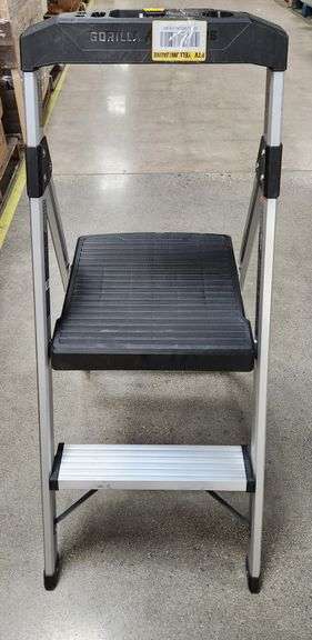 Gorilla Ladders 2-Step Aluminum Step Stool Ladder, 250 lbs. Type I Duty ...