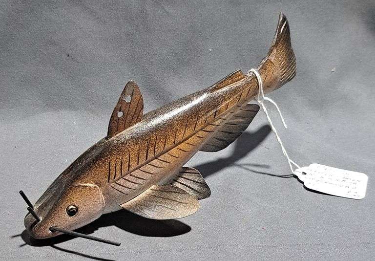 Catfish master carver decoy fish 8" signed by Rick Whittier - Metzger ...