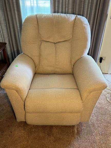 LaZBoy Tan Rocker Recliner with Throw 40” wide Seat Ht. 19” - Metzger ...