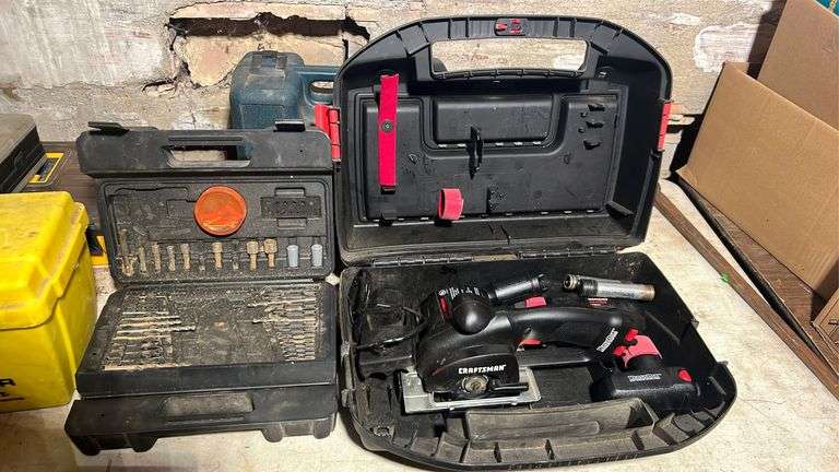 Craftsman Versa pak circular saw and drill with batteries ,charger ...