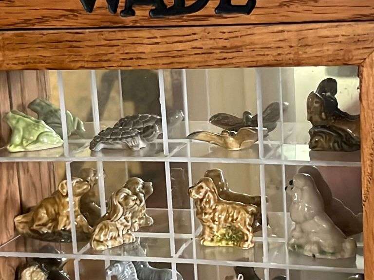 Wade Miniature Animal Whimsies in Wood Display Case 9.5”x15.5”x2.25 ...