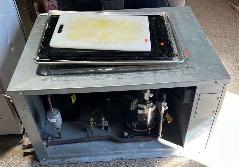 Trenton Refrigeration Condensing Unit Model #TEZA020H8-HT3B-B 28.5”x18 ...