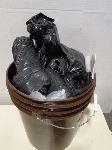 Bucket With 11 Rolls of Various Sizes of Plastic Bags - Metzger ...
