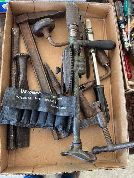 Vintage Hand crank breast drill, bar clamp, brace drill, chisels ...