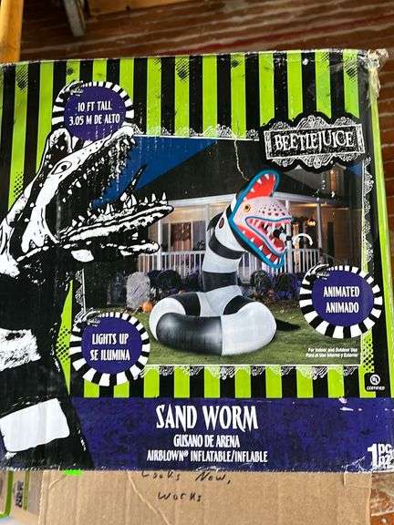 Beetlejuice inflatable sand worm, lights up and animated, 10' tall ...