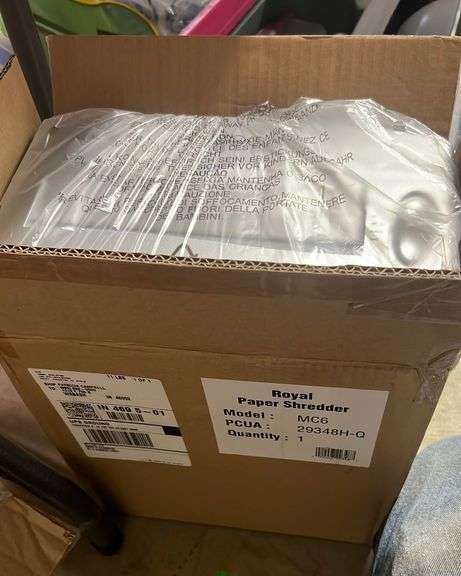 Royal paper shredder model MC6 - Metzger Property Services, LLC