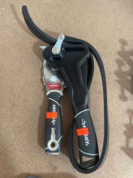 Husky 14 in 1 Scraper with Husky PVC Clamp - Metzger Property Services LLC