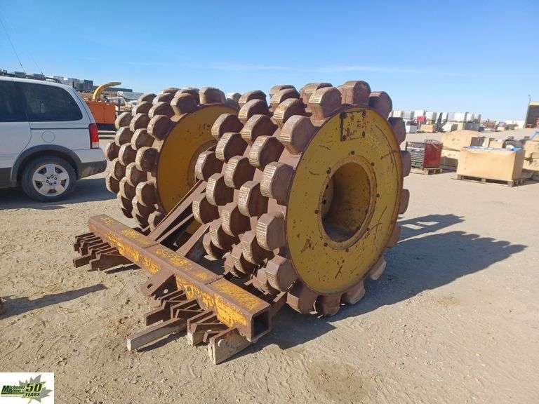 8FT Pull Behind Packer - Michener Allen Auctioneering Ltd