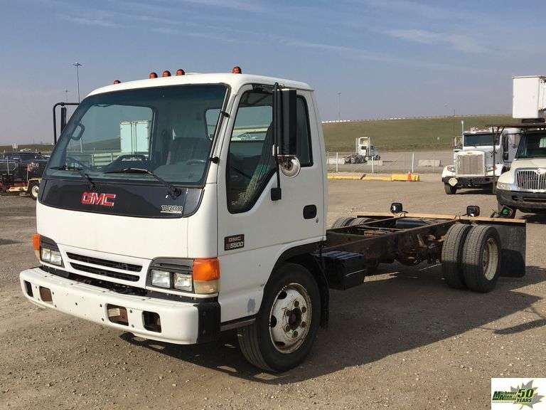 2001 GMC W5500 S/A Cab & Chassis - Michener Allen Auctioneering Ltd