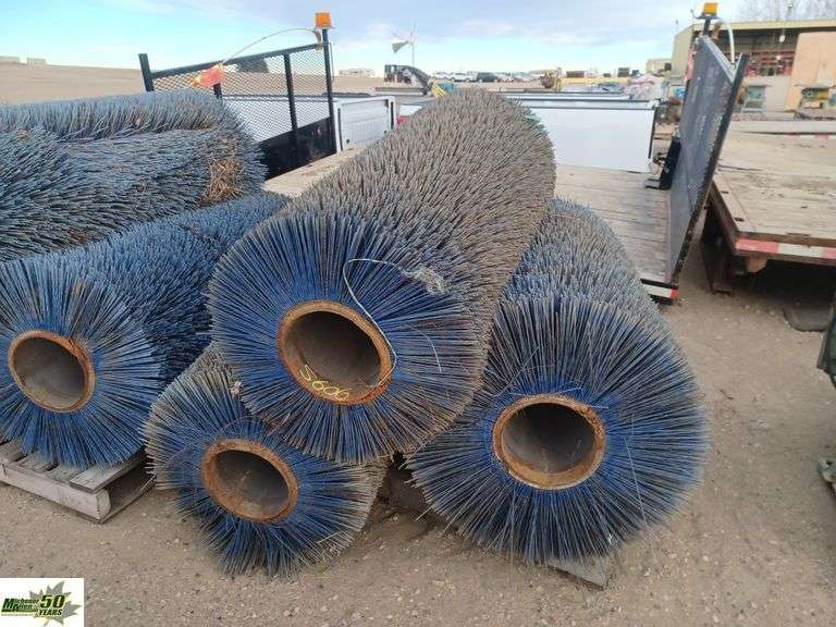 5ft Sweepers-1 Pallet - Michener Allen Auctioneering Ltd